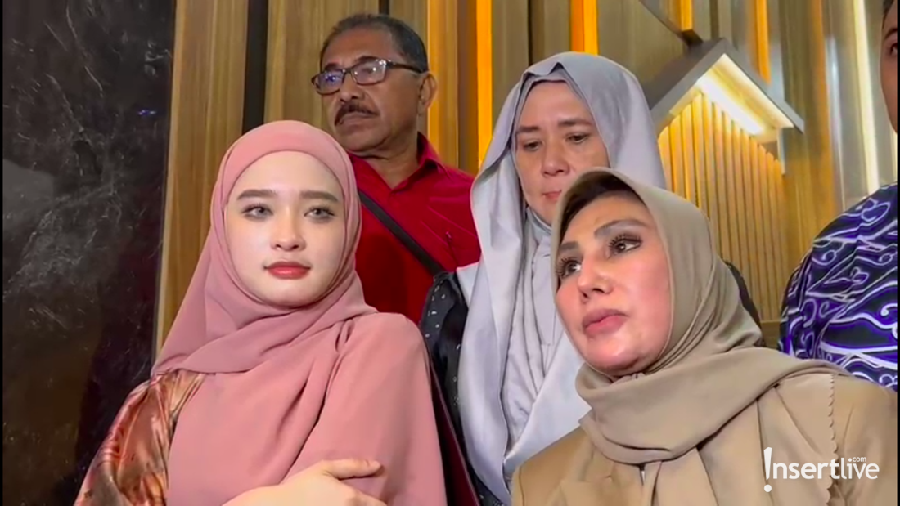 Inara Rusli jalani pemeriksaan di Polda Metro Jaya terkait laporan ... Inara Rusli jalani pemeriksaan di Polda Metro Jaya terkait laporan ...