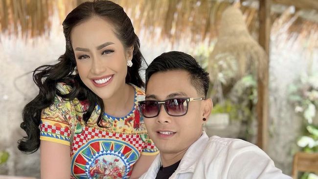 Actress Shinta Bachir Files for Divorce After 4 Months of Marriage ...