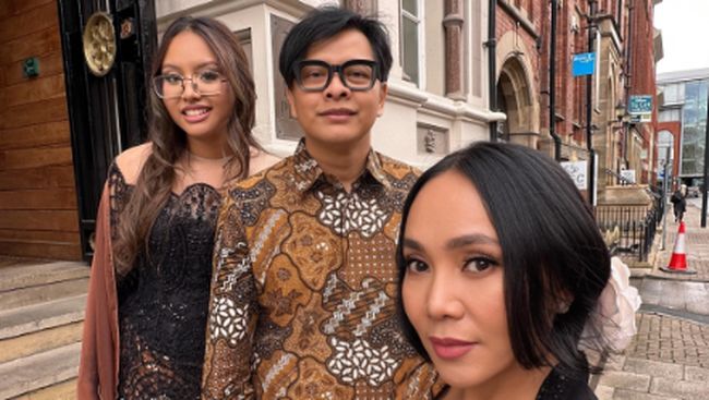 Terpopuler: Potret Naja Putri Armand Maulana & Dewi Gita di London