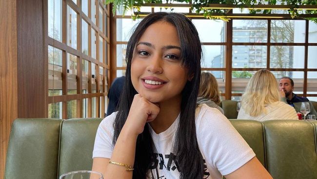 7 Potret Noor Athalia Anak Sambung Kris Dayanti yang Sekolah di Portugal