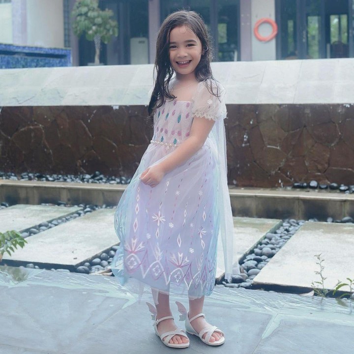 7 Potret Cantik Anak Pertama Nabila Syakieb, Bak Bangsawan Belajar ... 7 Potret Cantik Anak Pertama Nabila Syakieb, Bak Bangsawan Belajar ...