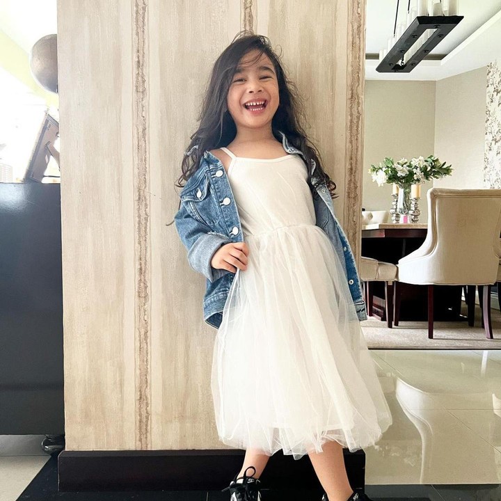 7 Potret Cantik Anak Pertama Nabila Syakieb, Bak Bangsawan Belajar ... 7 Potret Cantik Anak Pertama Nabila Syakieb, Bak Bangsawan Belajar ...