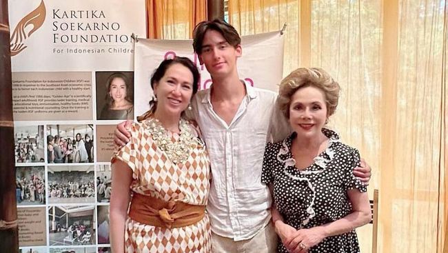 5 Potret Dewi Sukarno & Sang Cucu Frederik Kiran Blasteran Indonesia ...