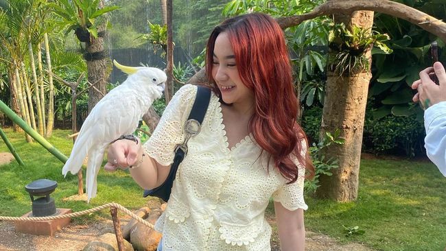 5 Potret Cantik Ratna Kaidah Putri Bungsu Adi Bing Slamet yang Sudah ... 5 Potret Cantik Ratna Kaidah Putri Bungsu Adi Bing Slamet yang Sudah ...