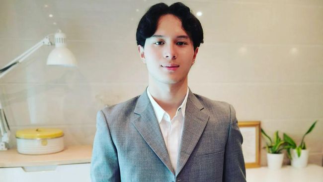 7 Potret Ollie Anak Laki-laki Pierre Roland, Tampan Seperti Sang Ayah ...