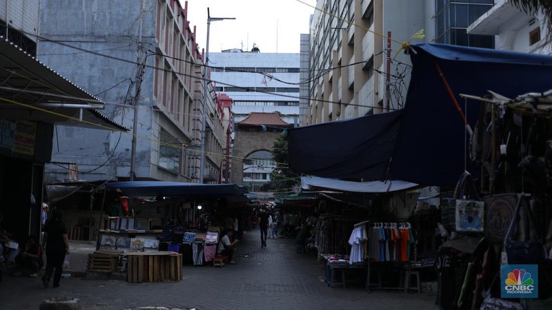 Tinggal Kenangan, Potret 'Horor' Pertokoan Pasar Baru Kini - Foto 3