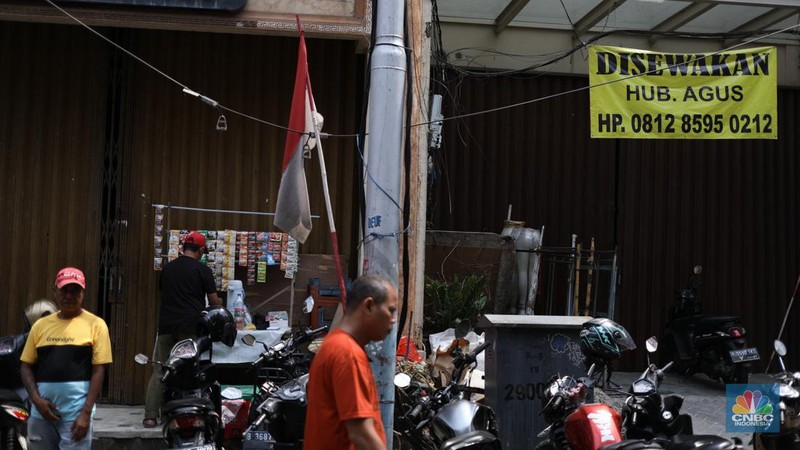 Tinggal Kenangan, Potret 'Horor' Pertokoan Pasar Baru Kini - Foto 3