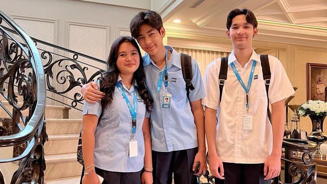 Momen Keakraban 3 Bersaudara Anak-anak Erin dan Andre Taulany, Intip Potretnya! - Foto 1