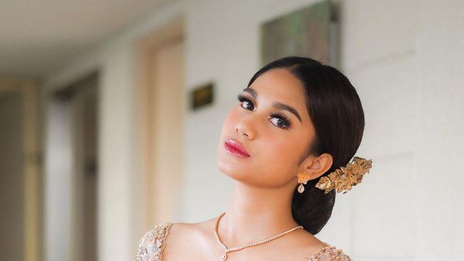 Ini Profil Azizah Salsha, Istri Pesepak Bola Pratama Arhan yang Resmi ...