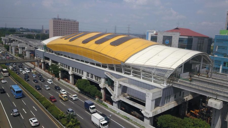 Penampakan 'Keong Raksasa' Stasiun LRT yang Senin Operasi! - Foto 8