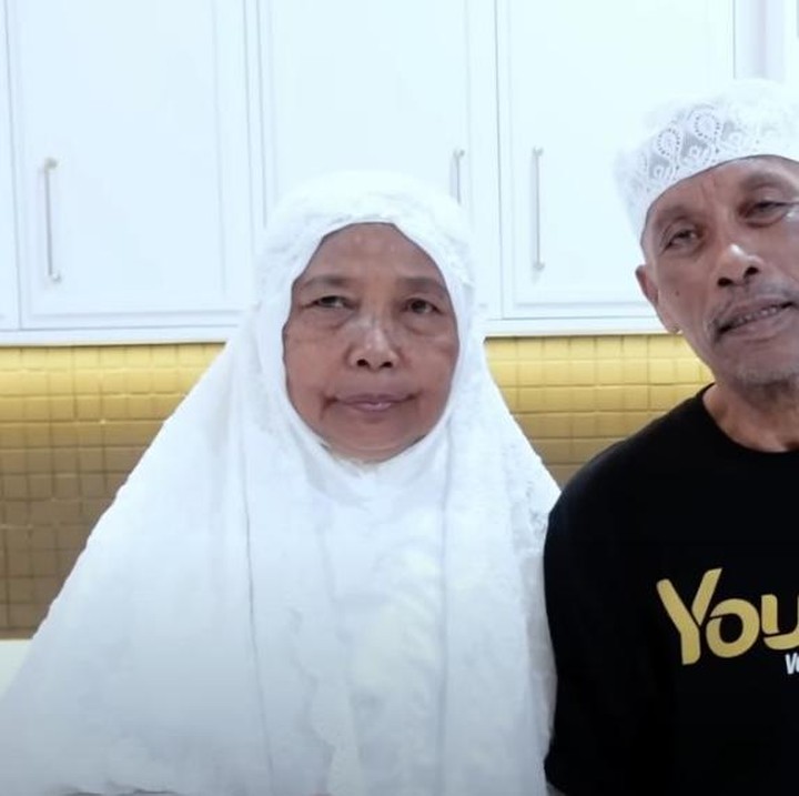 7 Potret Rumah Baru Indah Permatasari & Arie Kriting, Mertua Kaget ... 7 Potret Rumah Baru Indah Permatasari & Arie Kriting, Mertua Kaget ...