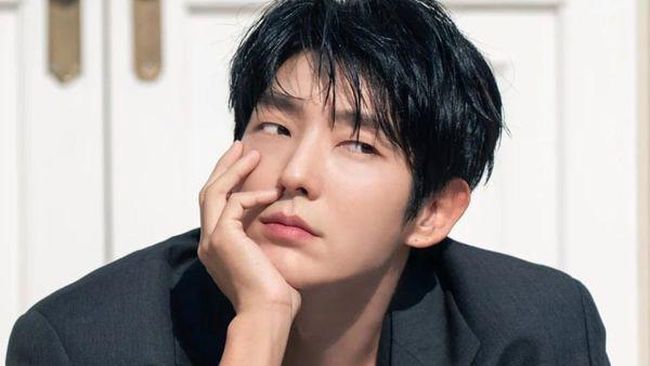 Potret Memesona Lee Joon Gi, Aktor Korea yang Awet Muda Bak ABG di Usia Kepala Empat - Foto 5