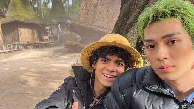 5 Potret Keakraban Para Pemain di Balik Layar One Piece Live Action ...