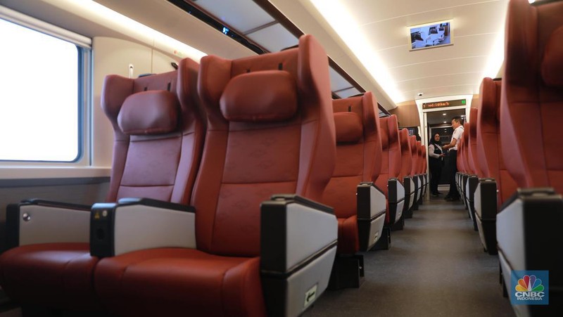 Penampakan Wah Interior Kereta Cepat JKT-BDG, Ada Mini Bar - Foto 2