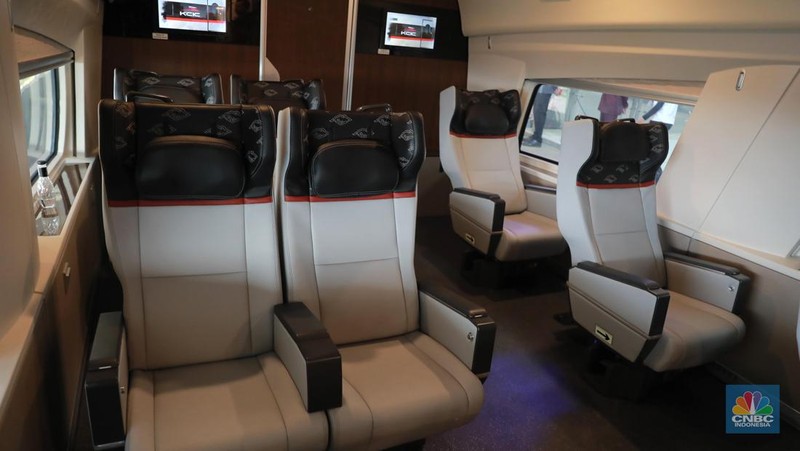 Penampakan Wah Interior Kereta Cepat JKT-BDG, Ada Mini Bar - Foto 2