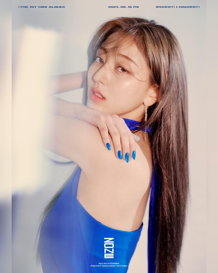 Simak Gaya Fashion Menawan Jihyo TWICE yang Debut Solo dengan Tampil 'Badass' - Foto 1