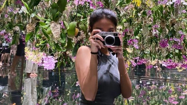 7 Potret Pengantin Baru Azizah Salsha & Pratama Arhan Kencan di Jepang