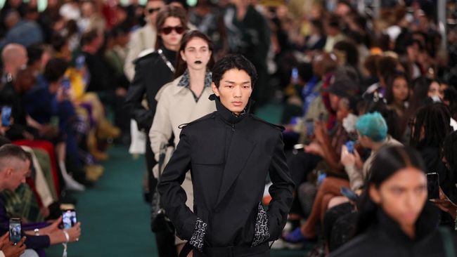 Ini yang Harus Kamu Ketahui Tentang London Fashion Week Spring 2025