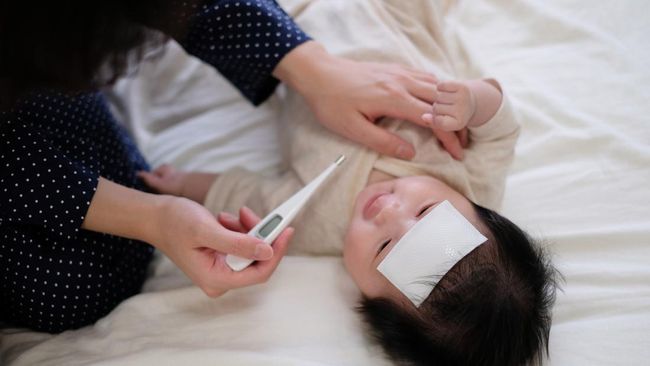 7 Rekomendasi Plester Kompres Demam atau Penurun Panas Tempel untuk ...