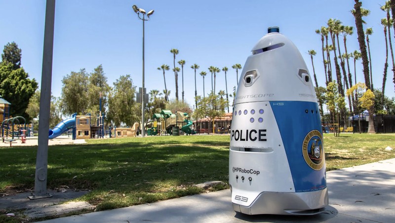 Potret Robocop Polisi Stasiun Kereta New York
