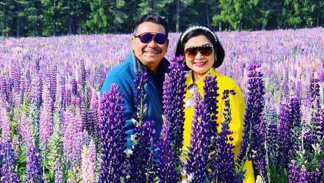 7 Potret Mesra Otto Hasibuan & Istri, Mertua Jessica Mila 40 Tahun Menikah