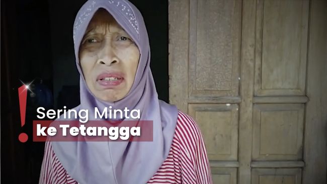 Huni Rumah Mewah yang Terbengkalai, Ibu Guritno Minta Makanan ke Tetangga Huni Rumah Mewah yang Terbengkalai, Ibu Guritno Minta Makanan ke Tetangga