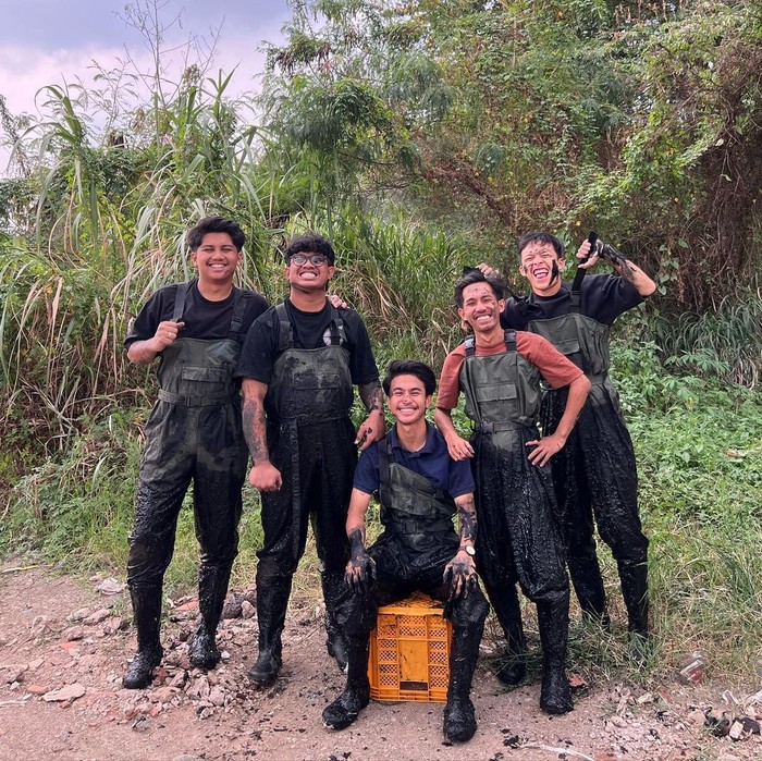 Aksi Bersih Sampah oleh Pandawara Group di Pantai Loji Ditolak oleh ...