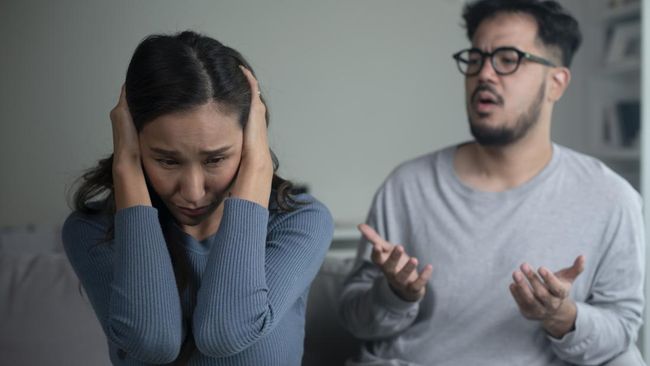 10 Tanda Suami Yang Merusak Mental Istri Tak Sadar Alami Pelecehan