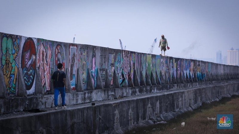 Masjid Tenggelam Lautan, Ini Potret Tanggul Laut Jakarta - Foto 4