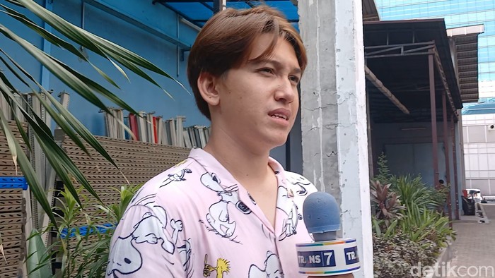 Gegara Sepi Job, Artis Sinetron Ini Tak Malu Banting Setir Jualan Bakso Cilok di Pinggir Jalan