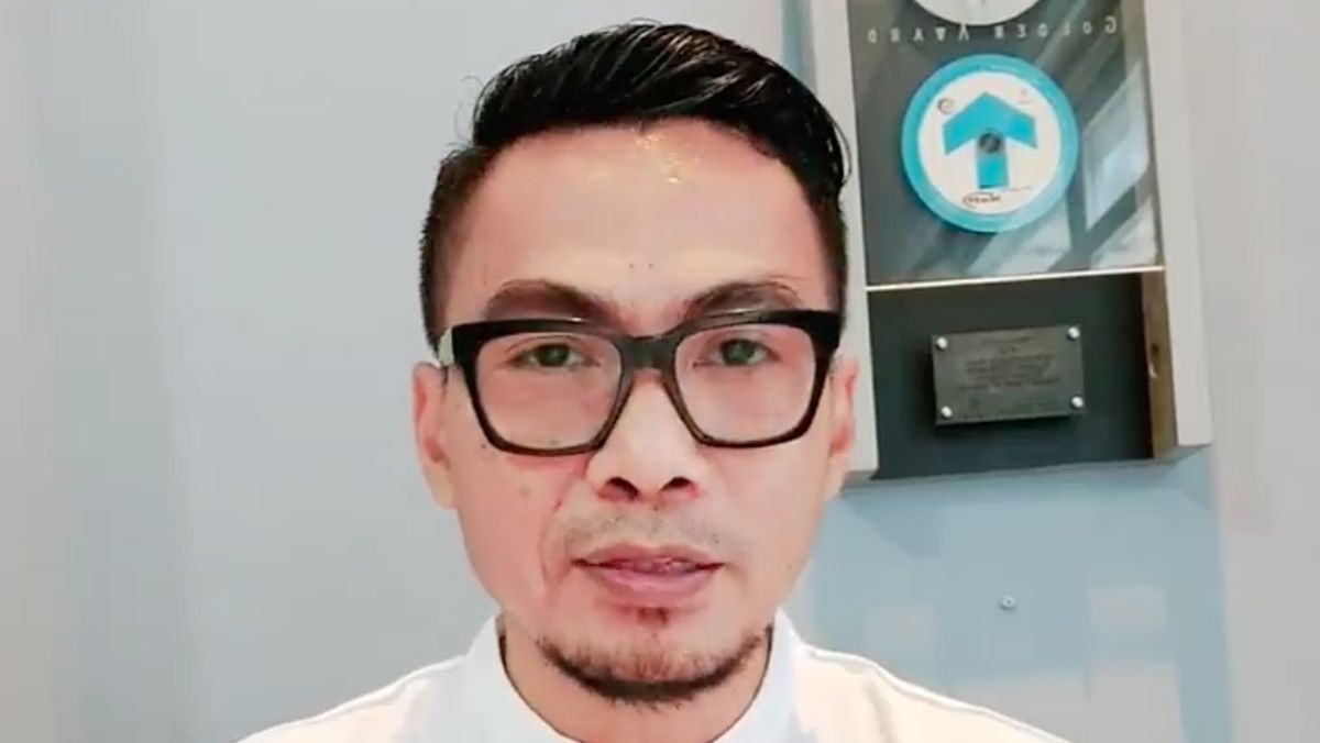 Ady Larang Naff Nyanyikan Lagu-lagu Ciptaannya