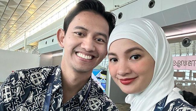 Sabrina Istri Belva Devara Pergi Umrah saat Hamil 5 Bulan, Bareng Suami & Sang Ayah