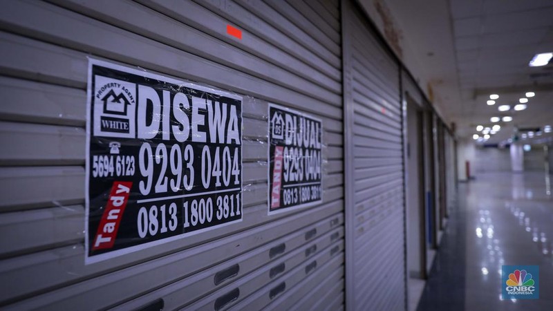 Wah! Lobi WTC Mangga Dua Disulap Jadi Lapangan Badminton - Foto 9