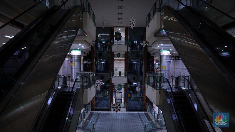 Wah! Lobi WTC Mangga Dua Disulap Jadi Lapangan Badminton - Foto 9