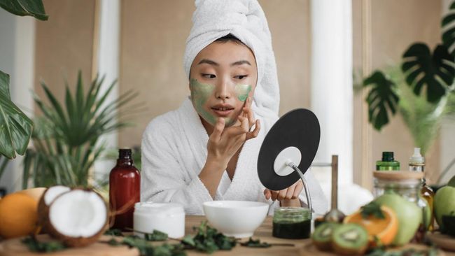 10 Masker Wajah Alami untuk Memutihkan Wajah & Bikin Glowing, Mudah ...