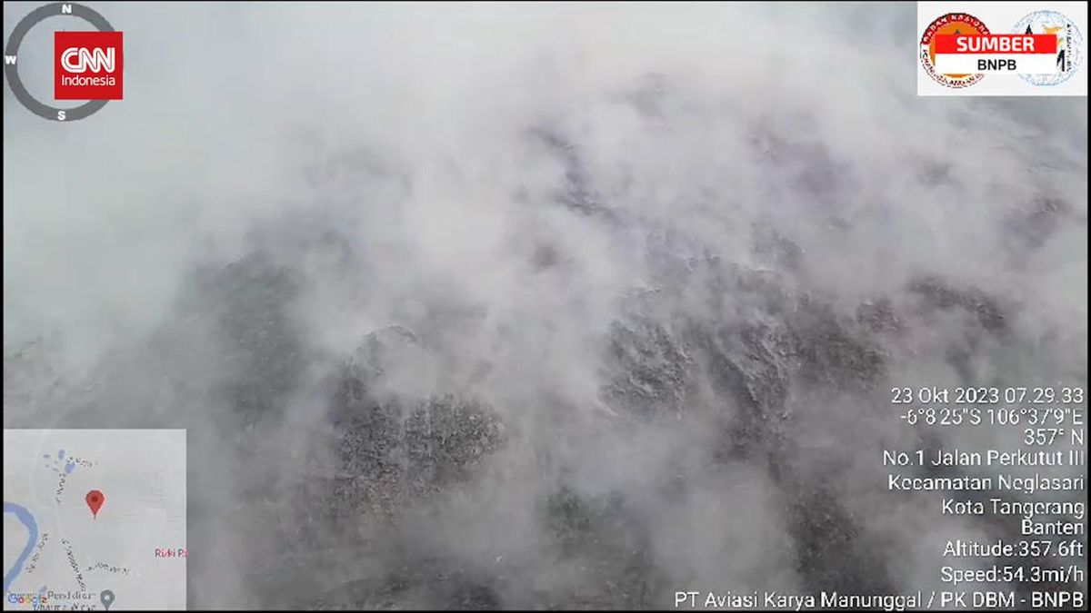 VIDEO: Penampakan Kabut Asap dari Udara Kebakaran TPA Rawa Kucing
