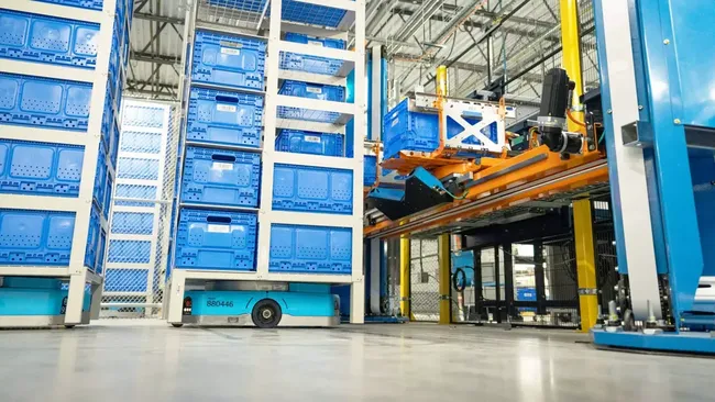 Kerja Lebih Cepat, Amazon Pamer Robot Ganti Manusia di Gudang