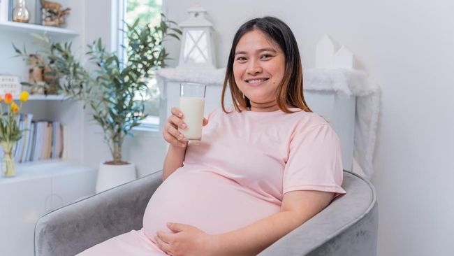 5 Rekomendasi Susu Ibu Hamil Trimester 2 yang Bagus, Nutrisinya Lengkap!