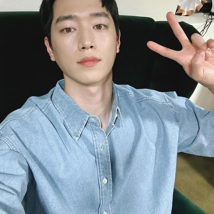 5 Potret Idol K-pop yang Masuk Daftar Artis Korea Terganteng 2023, Cha ... 5 Potret Idol K-pop yang Masuk Daftar Artis Korea Terganteng 2023, Cha ...