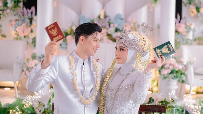 7 Potret Pernikahan Anak Pelawak Mastur yang Dulu Viral Mirip Stefan ...