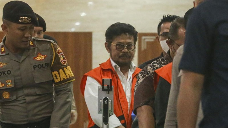 Penampakan SYL & Map Biru Usai 5 Jam Diperiksa Bareskrim