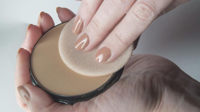 5 Rekomendasi Compact Powder Harga di Bawah Rp50 Ribu