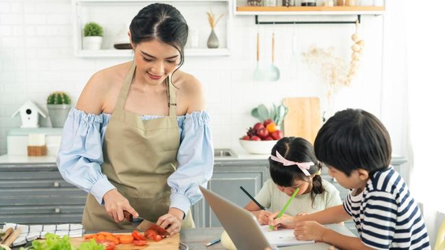 4 Zodiak yang Punya Sifat Keibuan, Berpotensi Jadi Ibu dan Istri ... 4 Zodiak yang Punya Sifat Keibuan, Berpotensi Jadi Ibu dan Istri ...