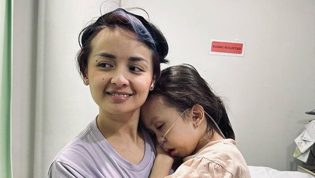 Ziona Putri Joanna Alexandra Dirawat karena Bronkopneumonia, Saturasi Sempat Drop