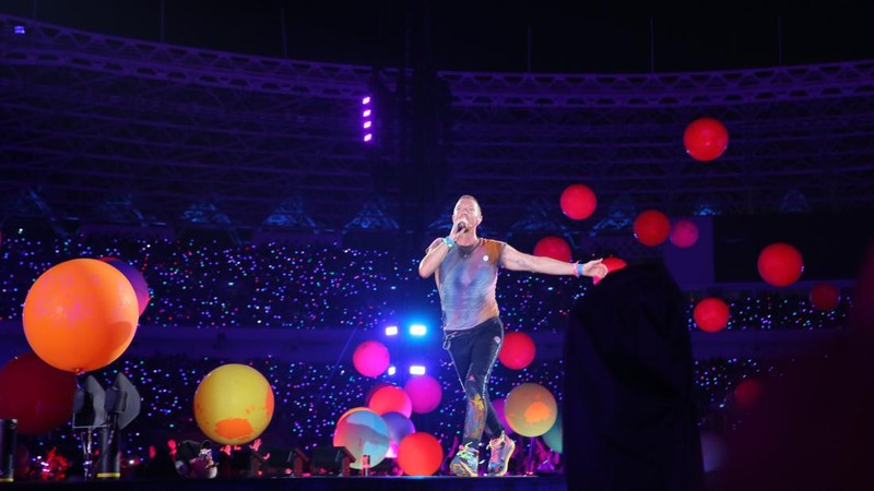 Guncang GBK, Konser World Tour Coldplay di Indonesia Sukses - Foto 2