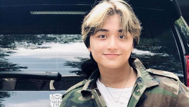 8 Potret 'Kalem' Leon Dozan yang Dipolisikan Pacar karena Tuduhan Kekerasan