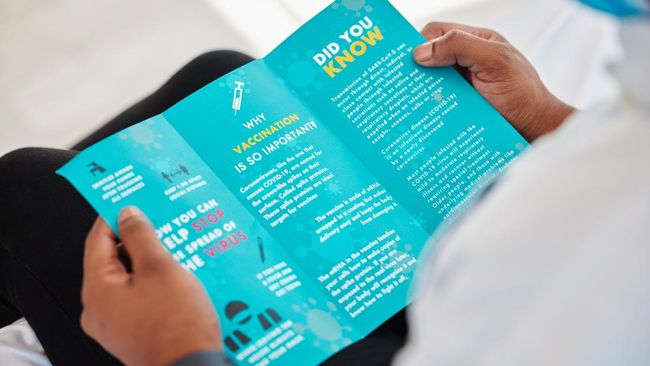 Pengertian Brosur, Fungsi, Ciri, dan Bedanya dengan Alat Promosi Lain