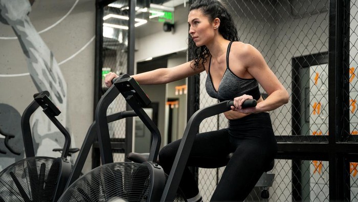 5 Kesalahan yang Sering Dilakukan Perempuan Saat di Gym, Cek Biar Nggak Salah!