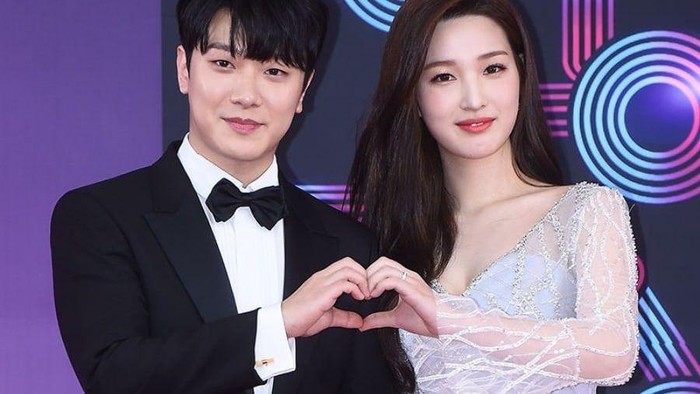 Tak Selalu Berakhir Indah, 4 Pasangan Selebriti Korea Ini Hubungan Asmaranya Kandas di Tahun 2023!