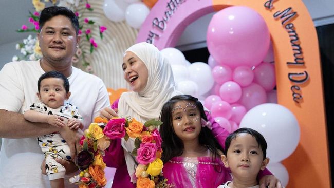 7 Potret Meriah Perayaan Ultah Pesinetron Ryana Dea Bareng Putri ...